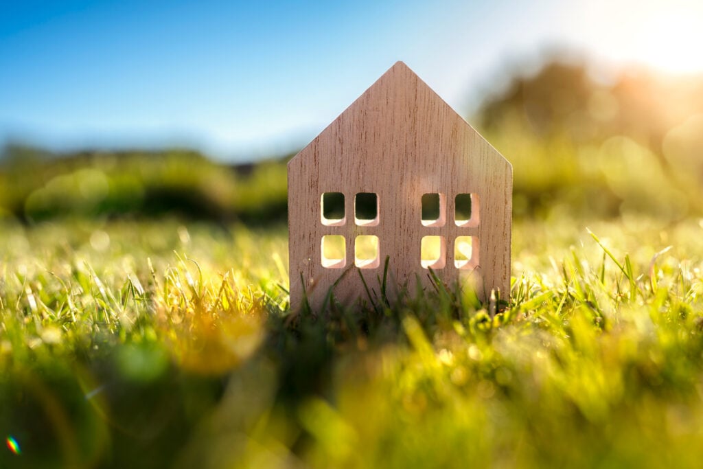 How much land do you really need? Tips for choosing the right lot size ...